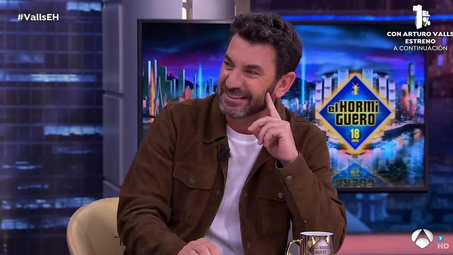 El día que Arturo Valls iba a ser despedido de 'Caiga quien caiga' y Wyoming se «amotinó» para ...